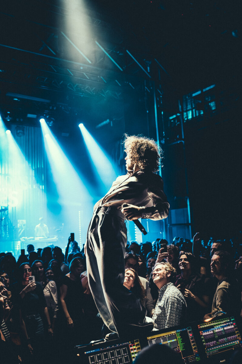 Compact Disk Dummies: Explosieve feestavonden in een uitverkocht Depot ...